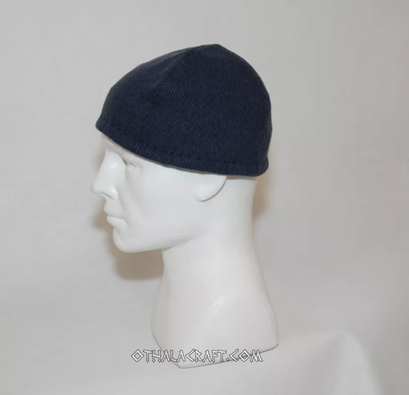 Dark blue woolen hat.