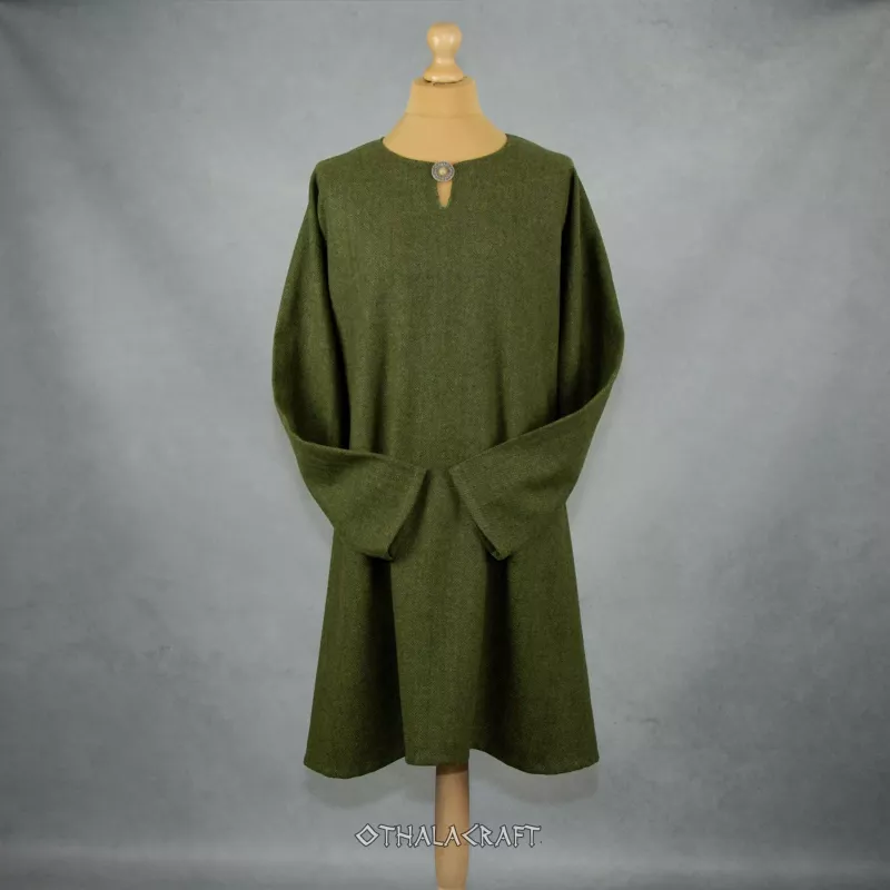 Woolen Viking tunic in herring bone pattern - green.